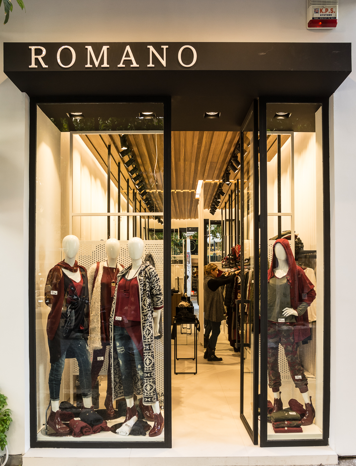 ROMANO STORES (ΠΕΙΡΑΙΑΣ) - PnP Design & Construction Group